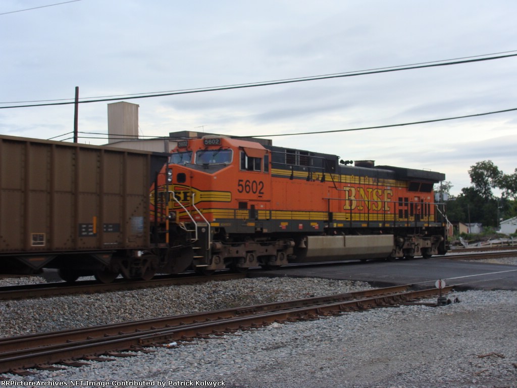 BNSF 5602